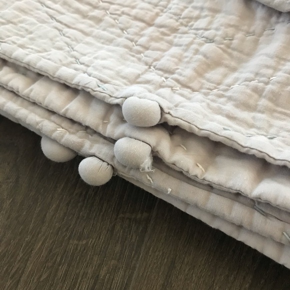 Real Simple | Bedding | Real Simple Brand Quilt And Shams | Poshmark